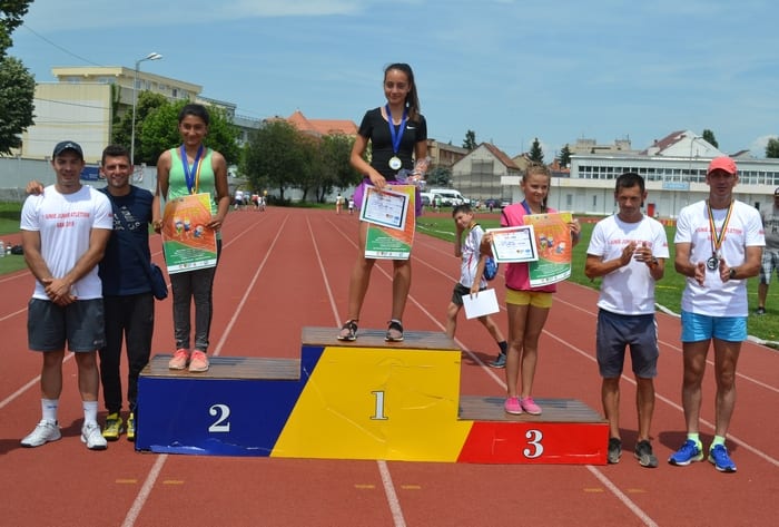 Peste 200 de elevi de la zeci de școli din Arad și Timiș au alergat ...