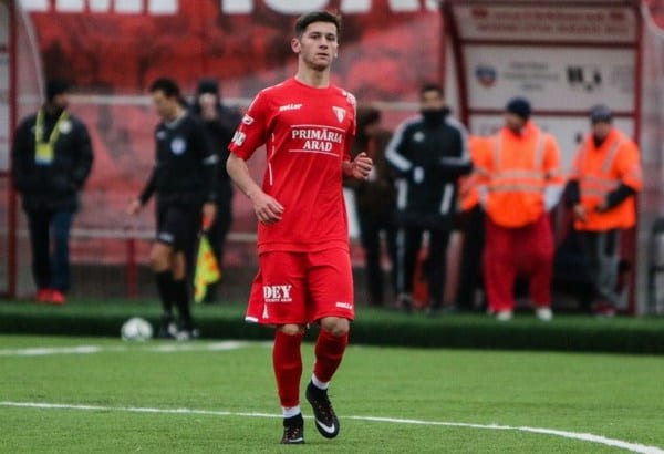 Isac, al treilea mijlocaș de 17 ani la debut sub comanda lui Popa ...