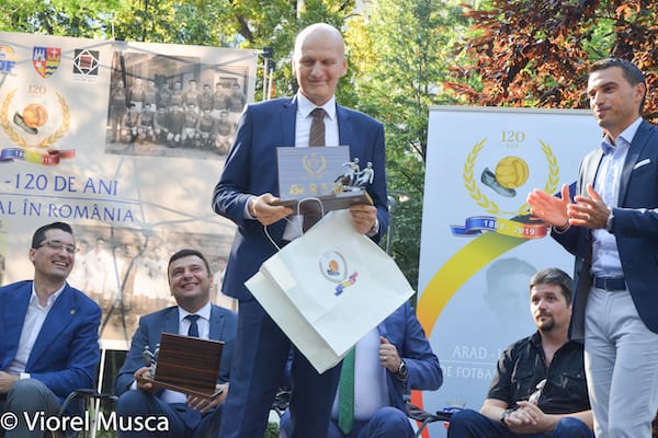 Ascultându-i pe epidemiologi, Adi Lucaci preferă să fie realist când ...