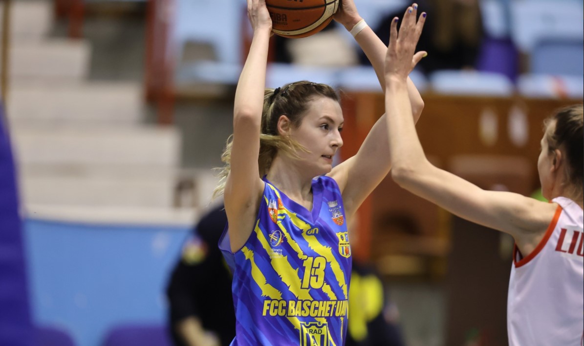 Pivotul Alexandra Ghiță revine după un singur sezon în „galben-albastru ...