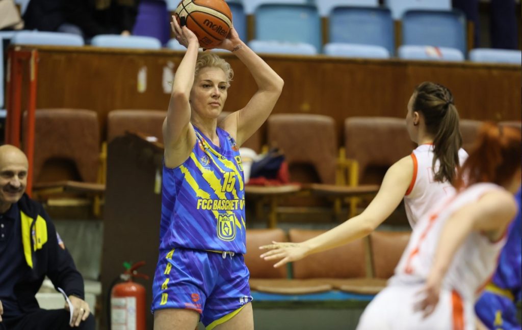 Hadzovic își ține colegele cu picioarele pe pământ după sfertul cu ...