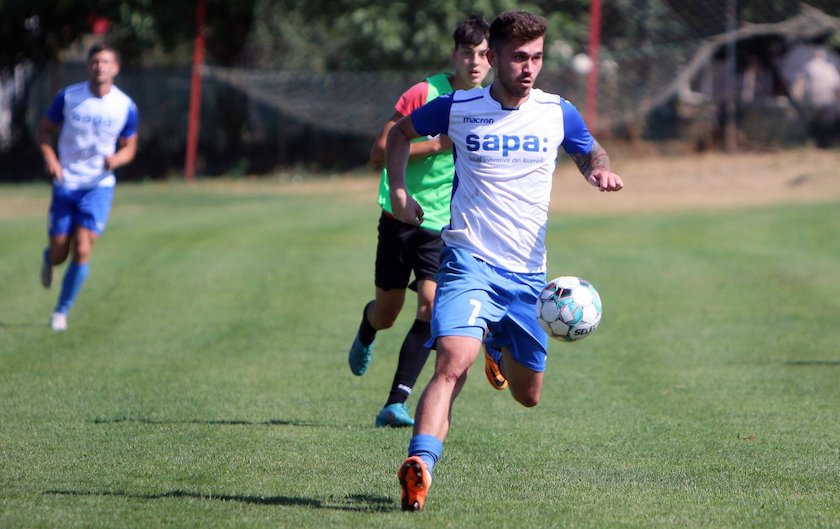 Fiul lui Jean Barbu l-a convins rapid pe Stupar: UTA U18 - Crișul ...
