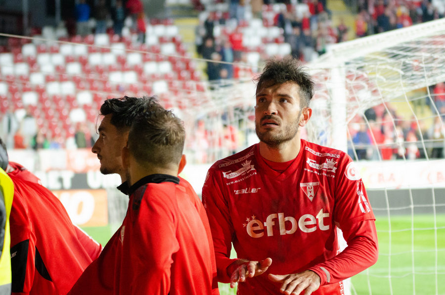 Benga nu e pentru schimbarea antrenorului: „Să tratăm cu calm ...