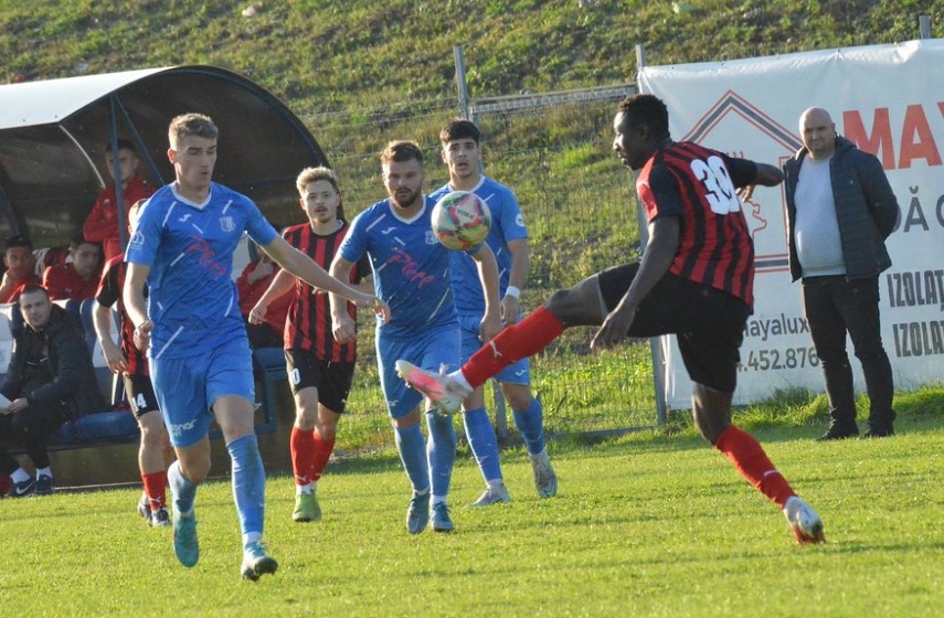 Derby fără goluri, dar cu polemici, între Lipova și Reșița! Abrudean ...