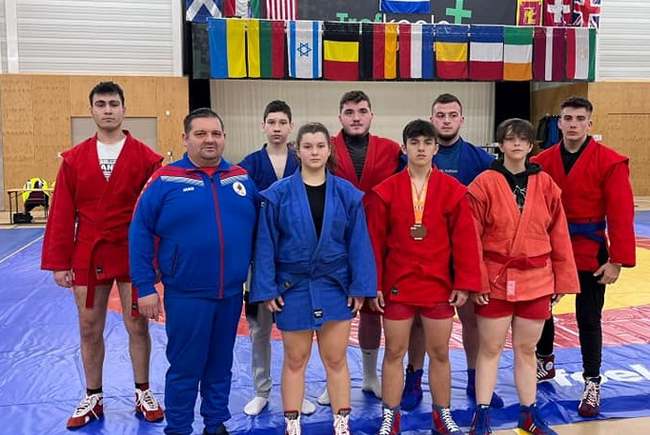 Luptătorii de sambo ai CS Universitatea au repetat în Olanda pentru ...