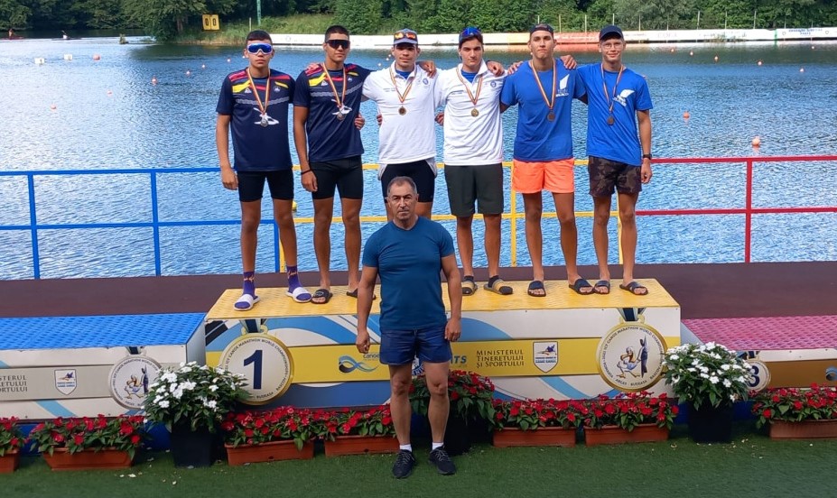 Kaiaciștii de la CSM Arad au obținut trei medalii la „naționalele” de viteză pentru cadeți și ...