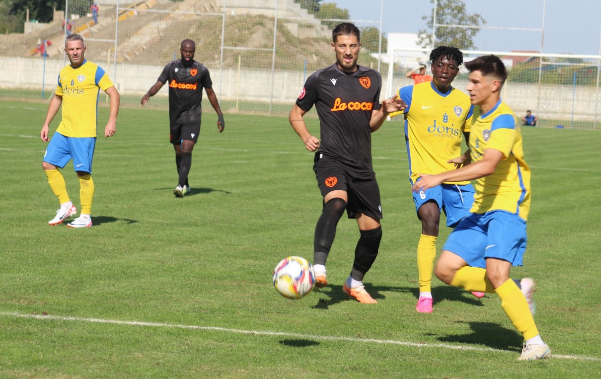 Live-text Liga III-a (seria a 8-a), etapa a 6-a, ora 17: Lipova ...