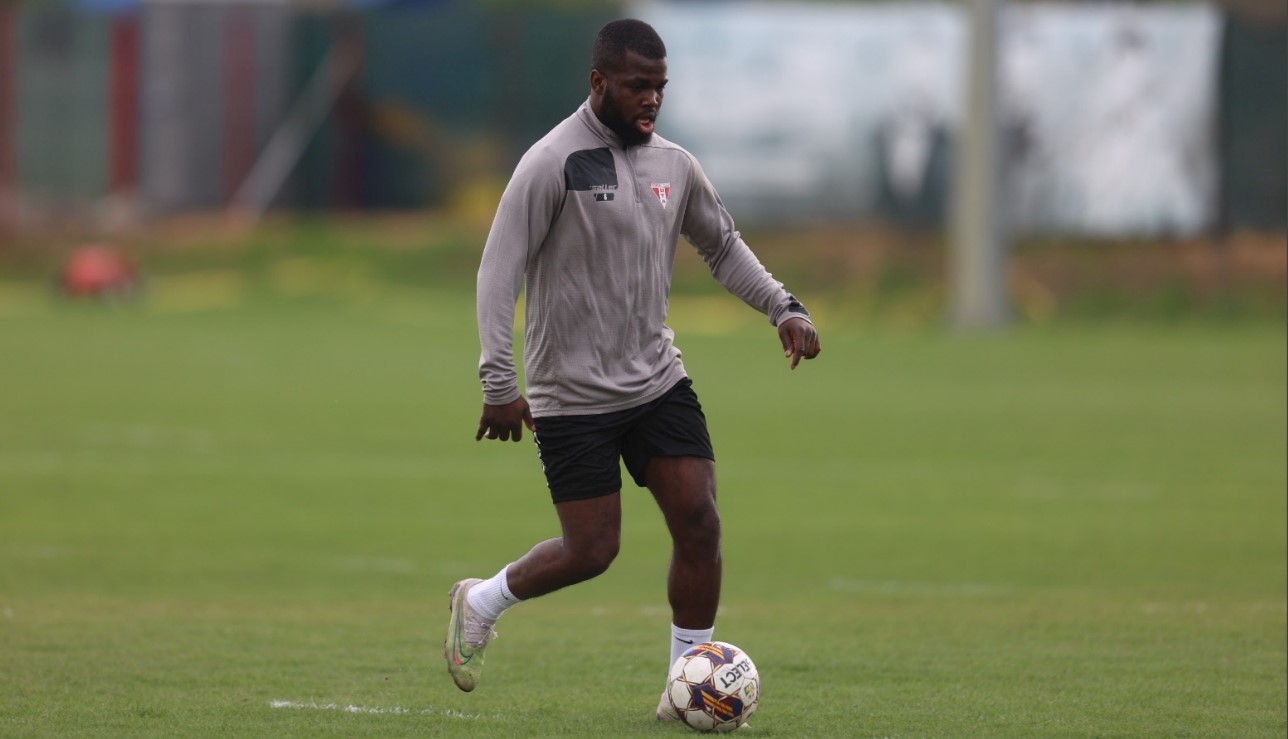 Lawrence i-a dat palpitații la inimă lui Rednic, la debutul la UTA ...