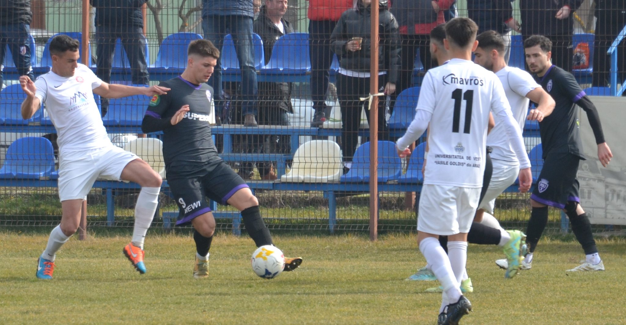 Live-text Liga a III-a (seria a 9-a), etapa a 16-a: Viitorul Arad ...