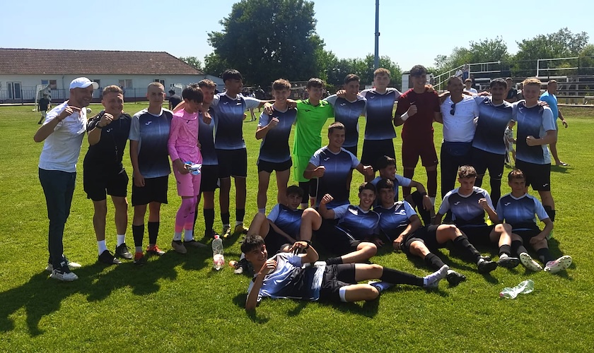 Juniorii „alb-negrilor” le-au predat fotbalul gorjenilor în finala ...