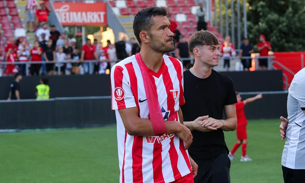 Alex Benga a ieșit accidentat la cot și ar putea lipsi de pe gazon o ...